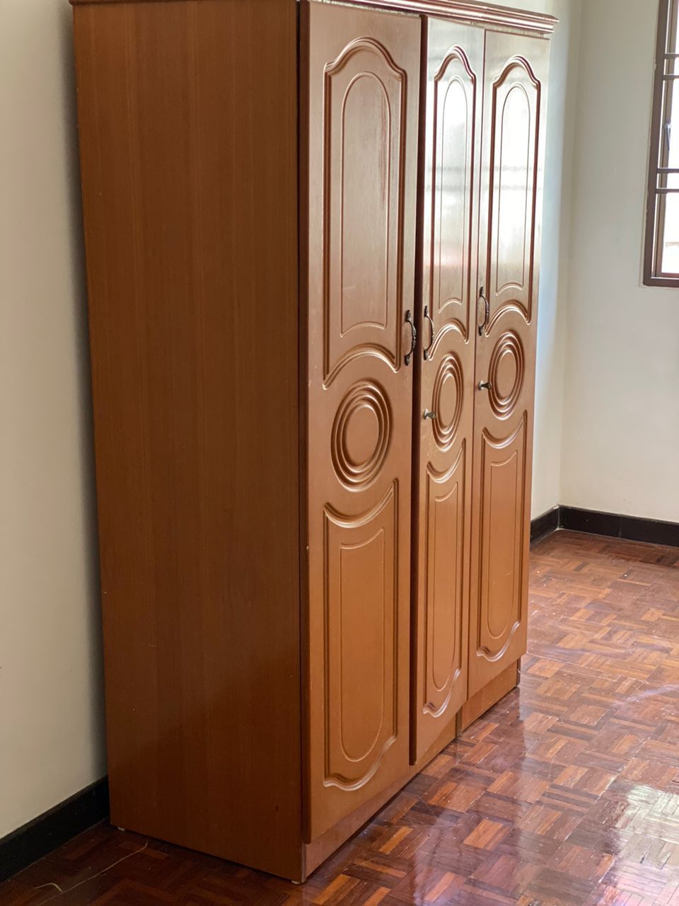 Wooden 3 Door Wardrobe Brown Colour / Almari Pakaian 3 Pintu Kayu Warna ...