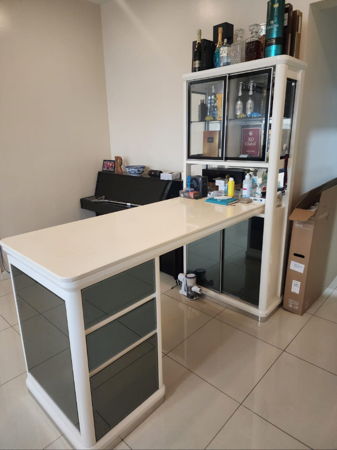 Bar Counter with Cabinet White Colour / Kaunter Bar dengan Warna Putih ...